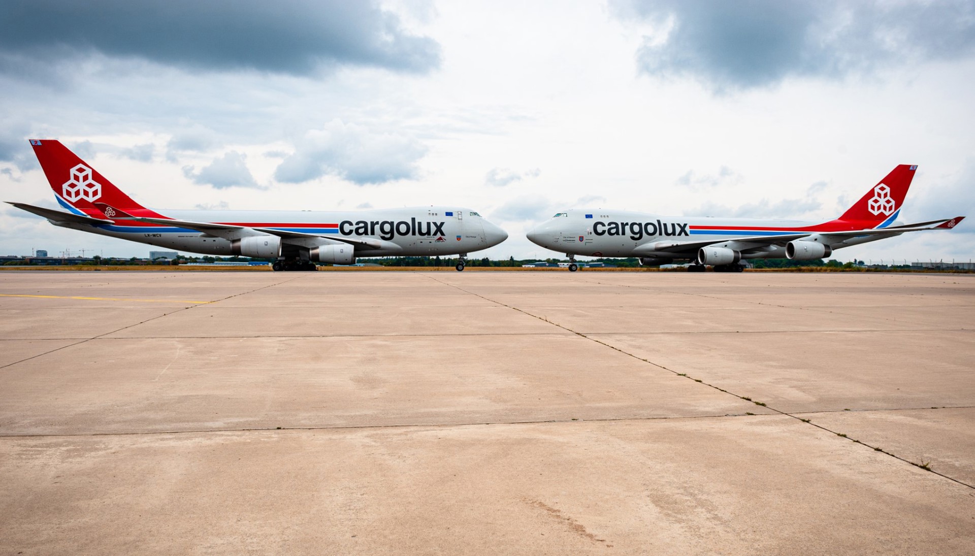 747 400F Specifications 747 400F Specifications